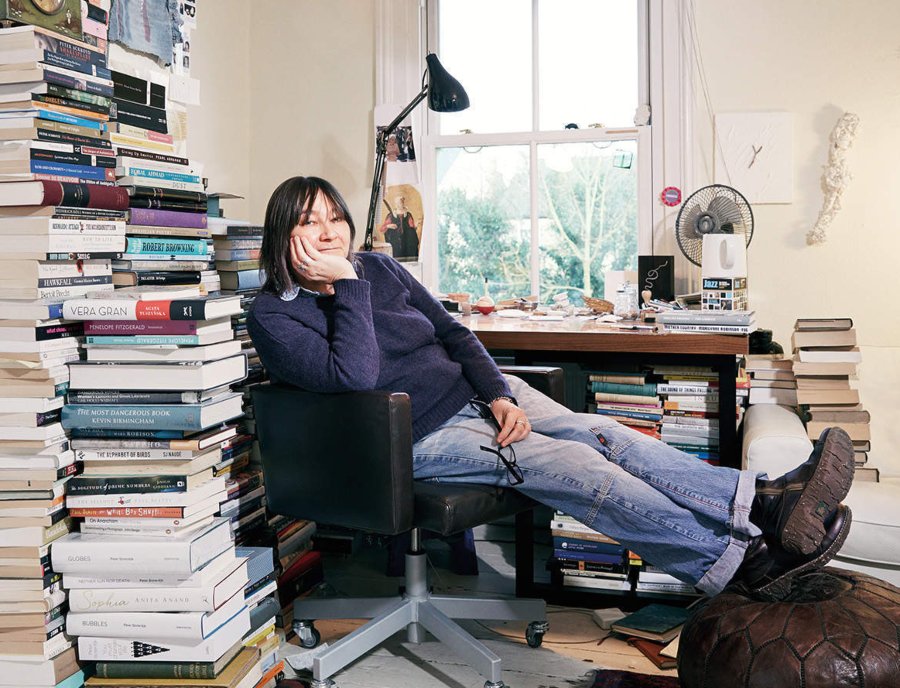 Ali Smith: A Writer For All Seasons - Quizlit