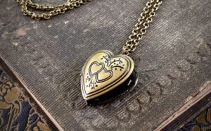 The Locket By Kate Chopin - Quizlit